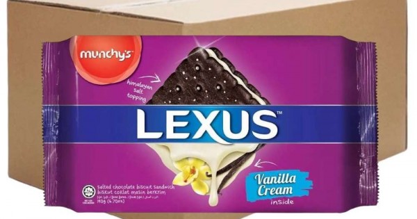 Munchy's Lexus Sandwich Calcium Crackers - Salted Vanilla (12 packets) 190g